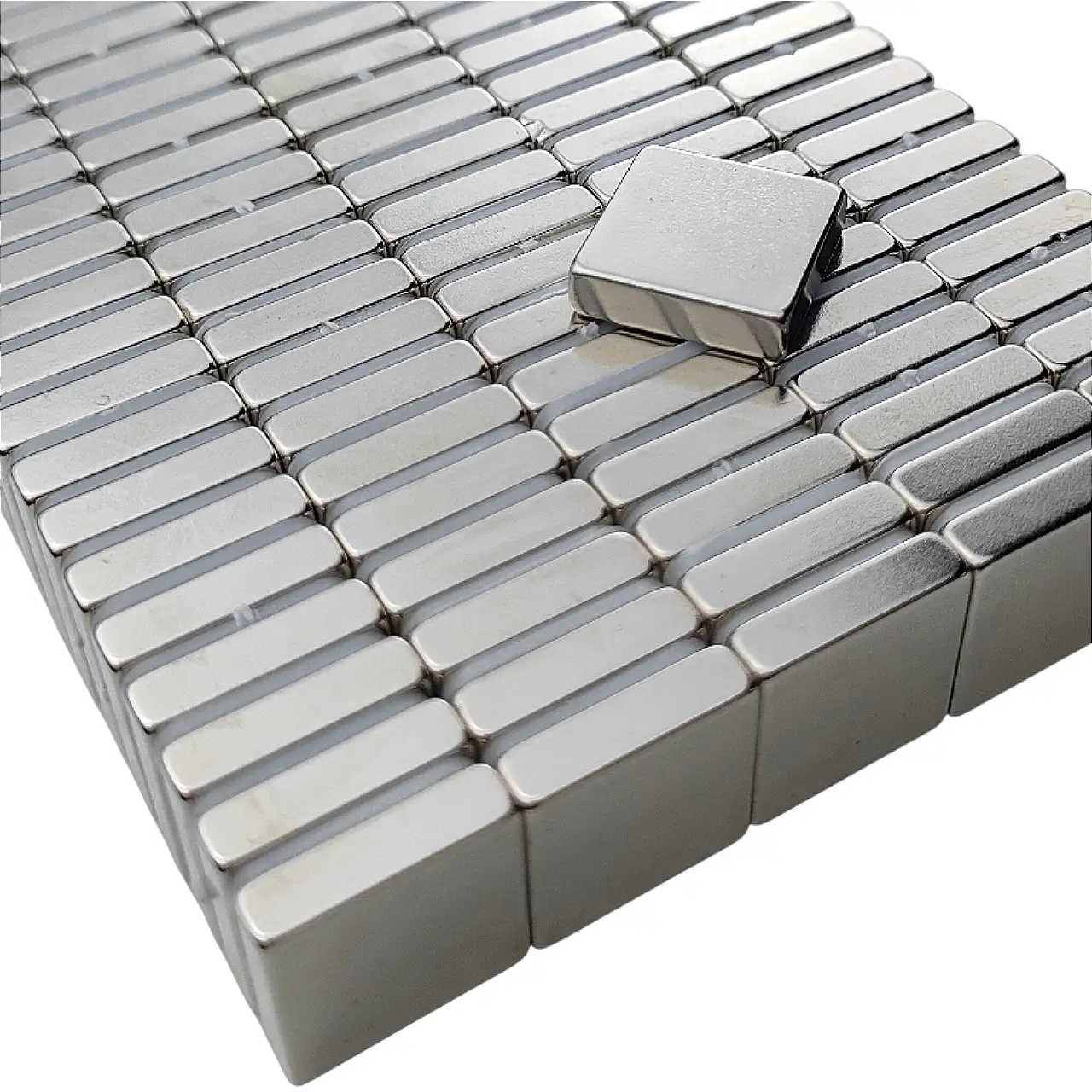 Neodym Magnet 15x15x4mm N52 Quader, Block, Vernickelt, max °80 ...
